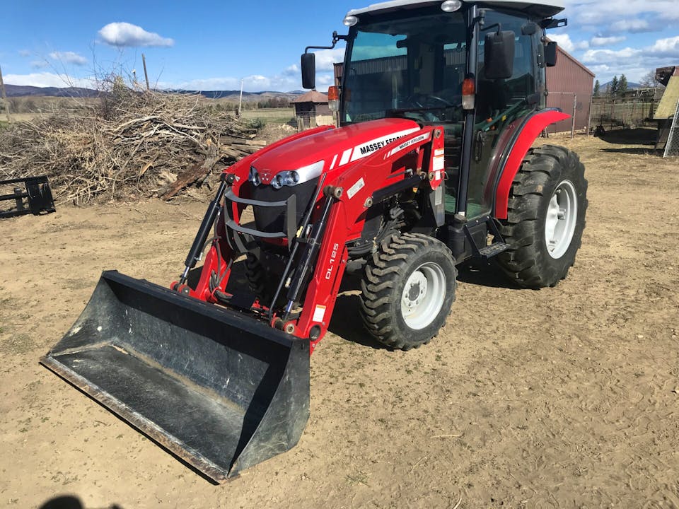 Massey Ferguson 1742 Tractor – Agri Bicerhan Solutions